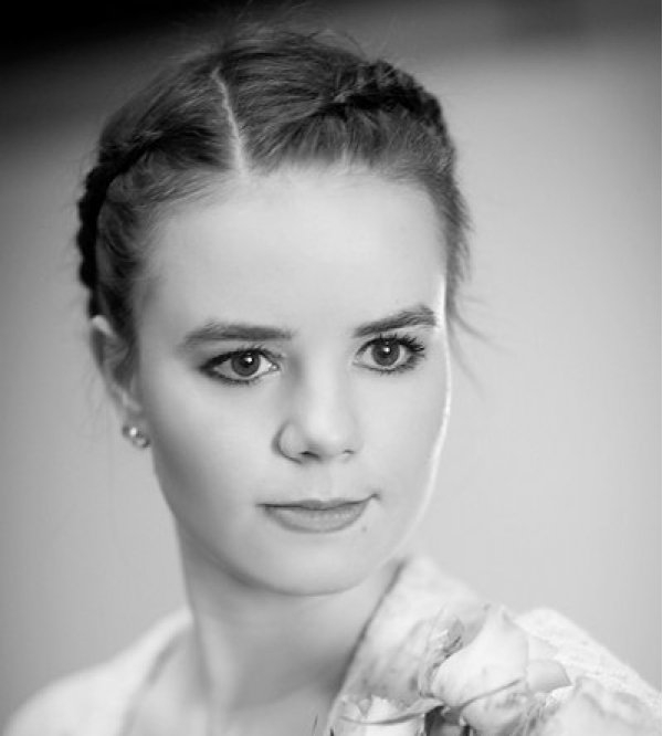 Model Sedcard von Daria S - weibliches New Face Fotomodel Schweiz