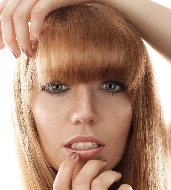 Model Sedcard von Lotta L - weibliches New Face Fotomodel Deutschland