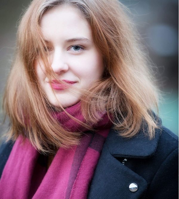 Model Sedcard von Sarah R - weibliches New Face Fotomodel Deutschland