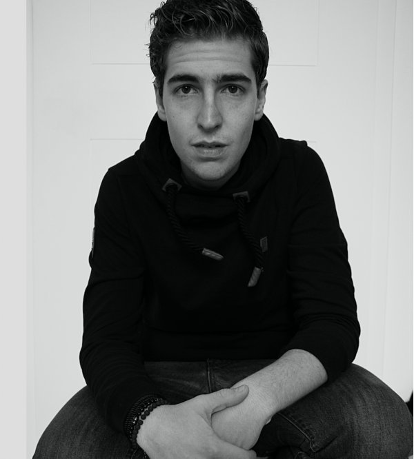 Deniz Michael Thoma - Fotograf in Rapperswil für dein Fotoshooting