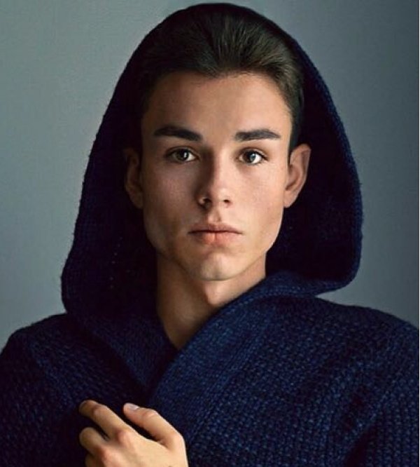 Model Sedcard von Bastian H - männliches Professional Fotomodel Deutschland