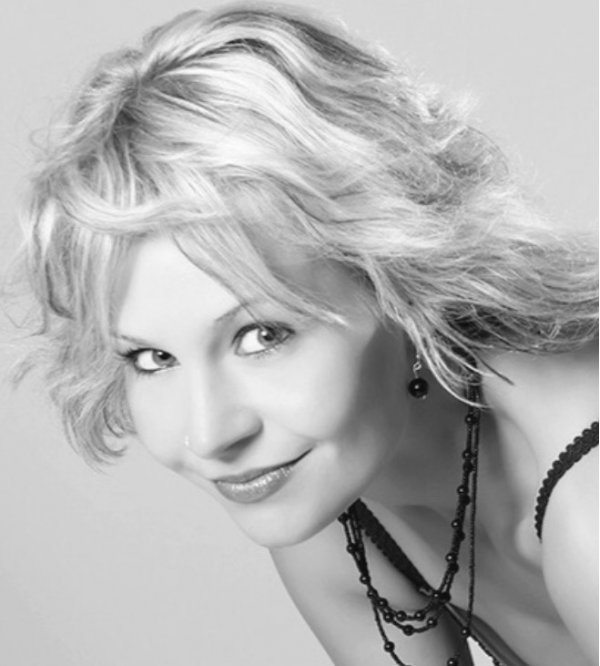 Model Sedcard von Kathi S - weibliches New Face Fotomodel Deutschland