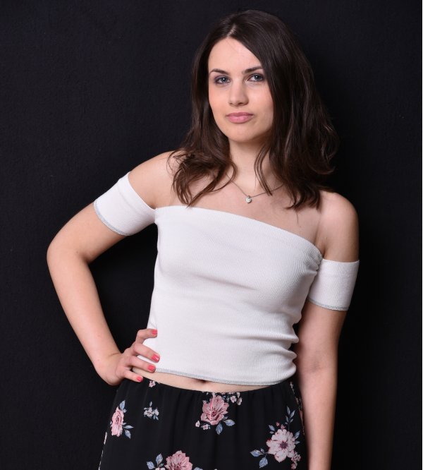 Model Sedcard von Kira Alexandra B - weibliches New Face Fotomodel ...