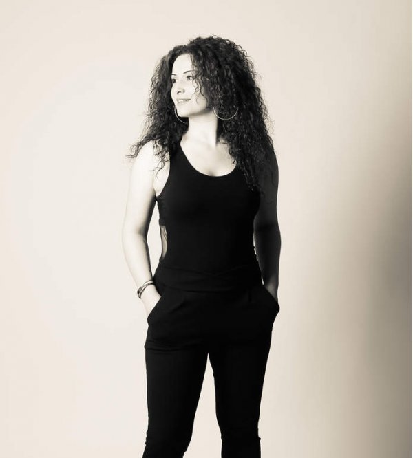 Model Sedcard von Karine G - weibliches New Face Fotomodel Deutschland