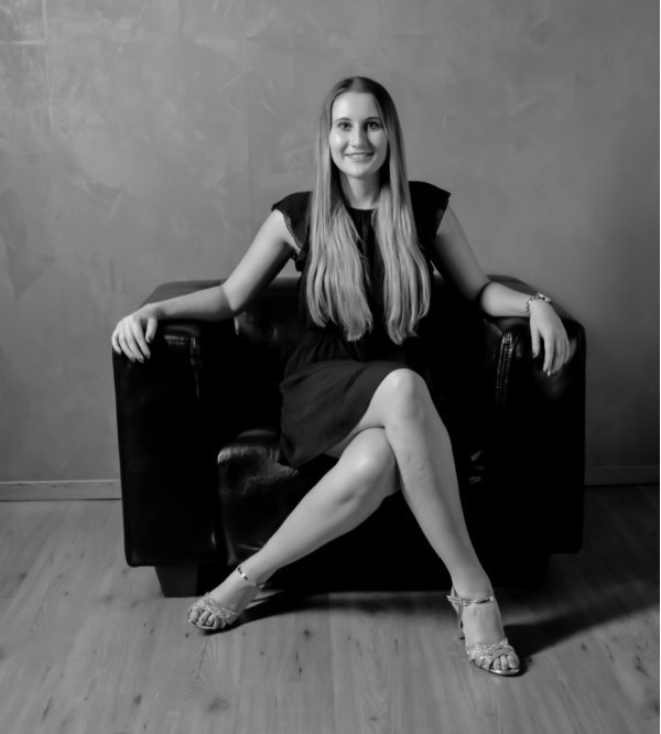 Model Sedcard von Franziska B - weibliches Professional Fotomodel ...
