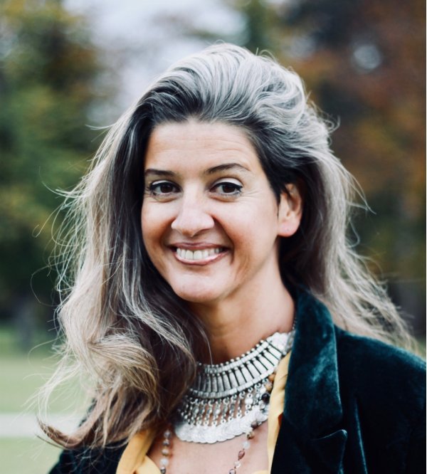 Model Sedcard von Ruth V - weibliches New Face Fotomodel Deutschland