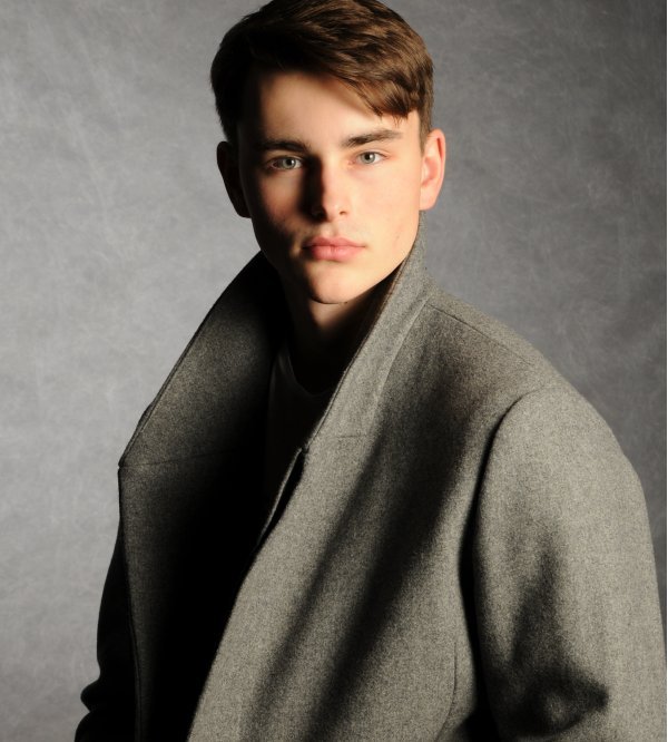 Model Sedcard von Justin W - männliches Professional Fotomodel Deutschland