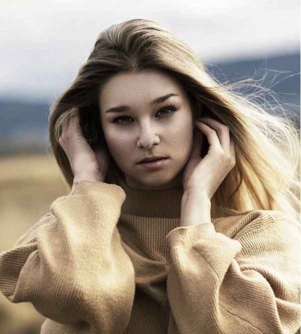 Model Sedcard von Michelle Sa5 - weibliches New Face Fotomodel Deutschland