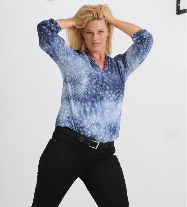 Model Sedcard von Manuela B - weibliches New Face Fotomodel Schweiz