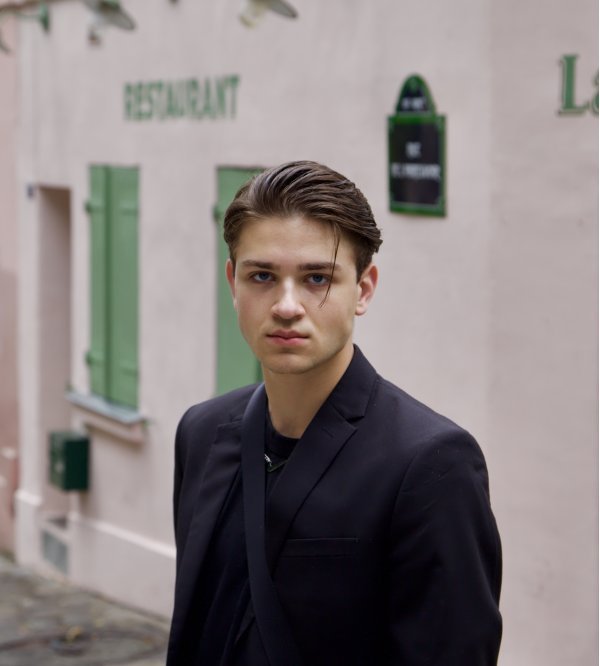 Model Sedcard von Niclas W - männliches New Face Fotomodel Deutschland