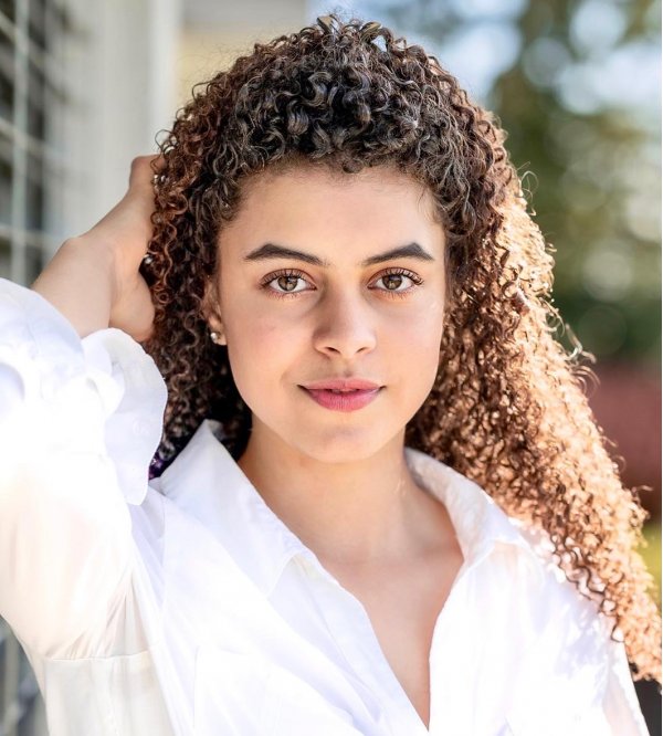 Model Sedcard von Rania K - weibliches Professional Fotomodel Schweiz