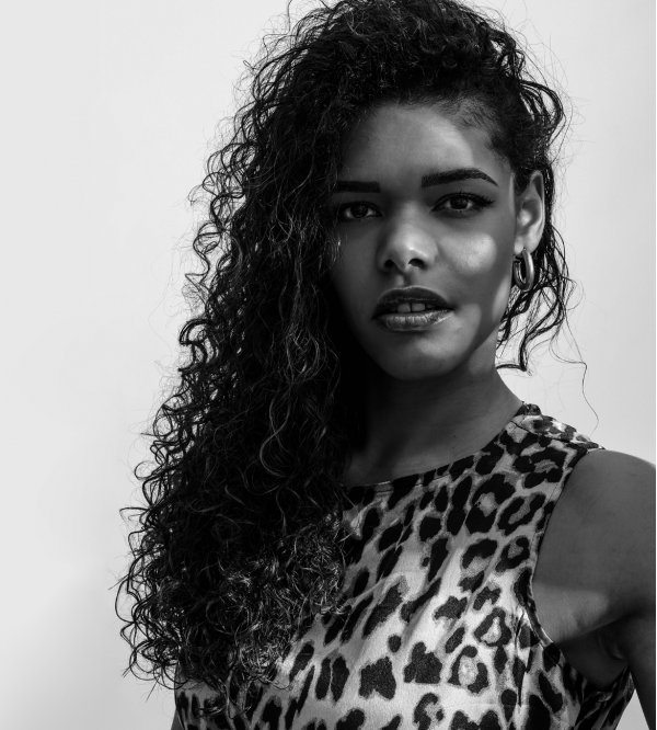 Model Sedcard von Jessica R - weibliches New Face Fotomodel Deutschland