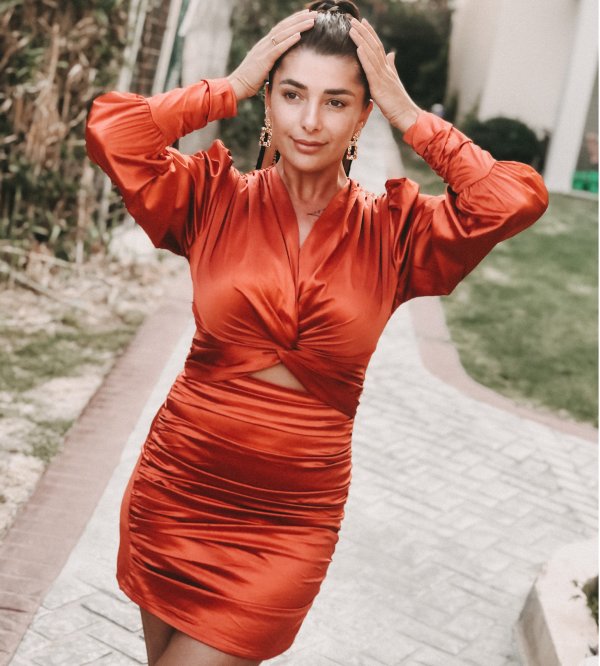 Model Sedcard von Esra T - weibliches New Face Fotomodel Deutschland