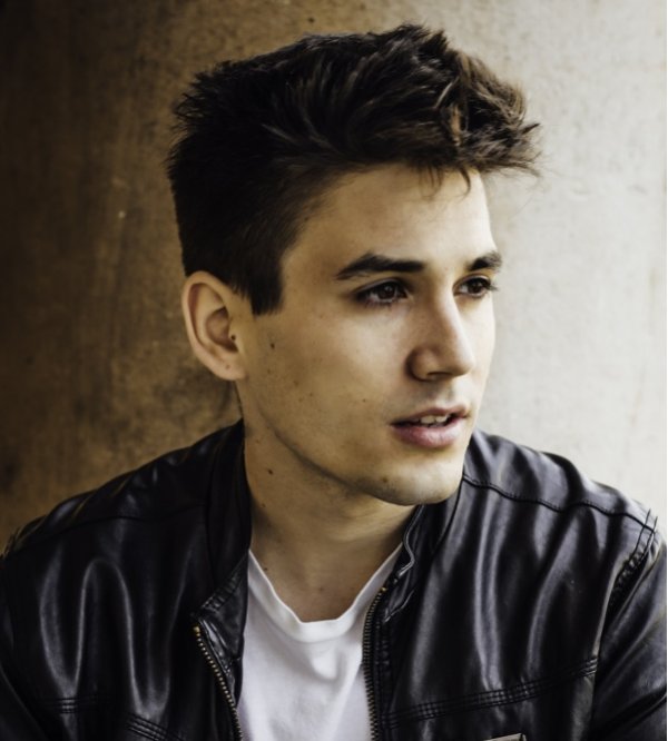 Model Sedcard von David P - männliches Professional Fotomodel Österreich