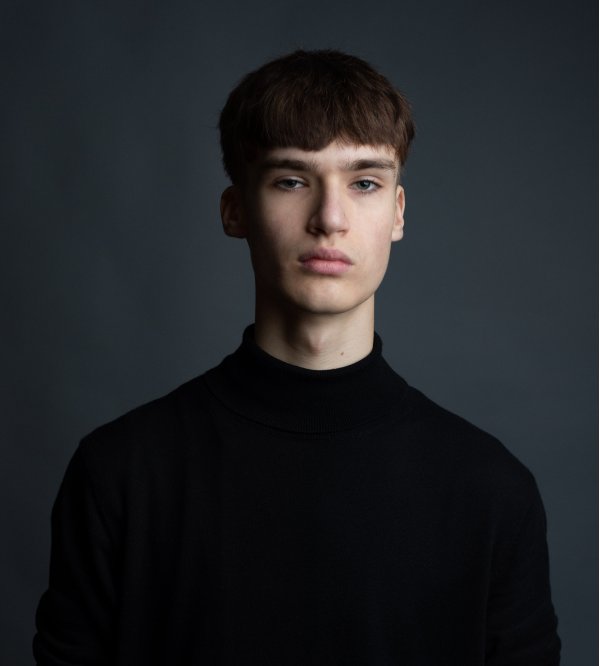 Model Sedcard von Timofei O - männliches New Face Fotomodel Deutschland