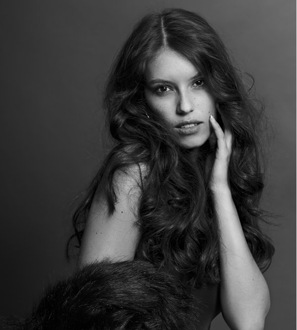 Model Sedcard von Joana J - weibliches Professional Fotomodel Deutschland