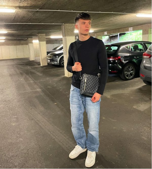 Model Sedcard von Émile M - männliches New Face Fotomodel Österreich